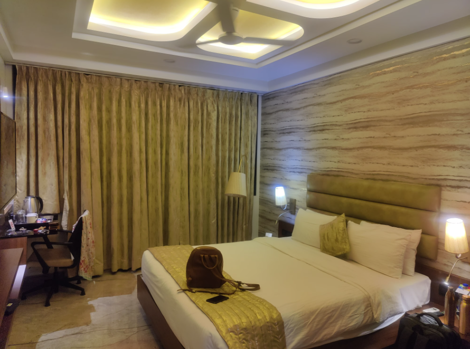 Four Petals Executive