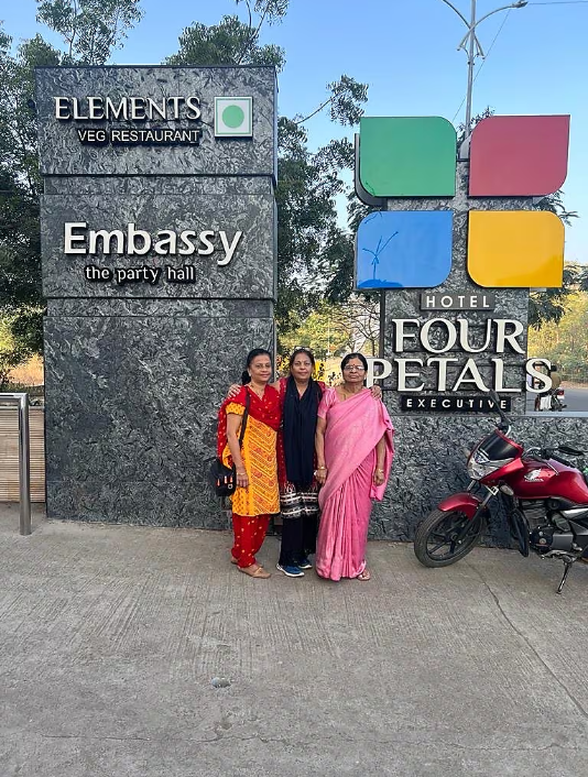 Four Petals Executive